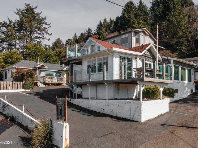 25 NE Clarke St, Depoe Bay, OR 97341