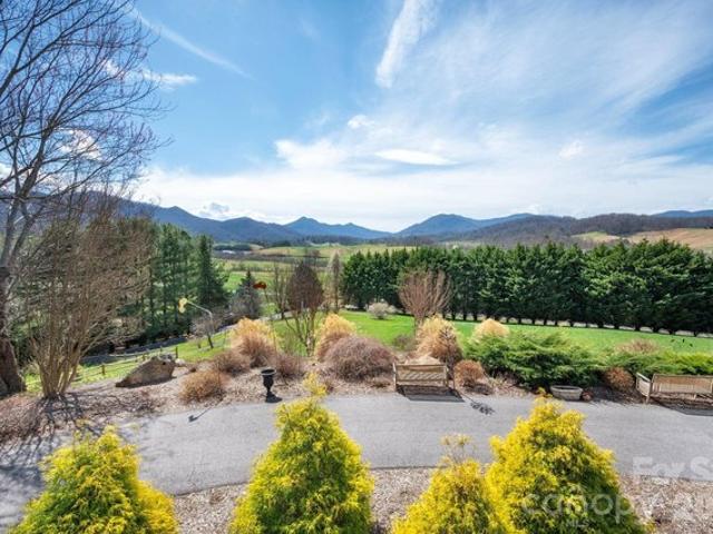25 New Morning Pl, Leicester, NC 28748