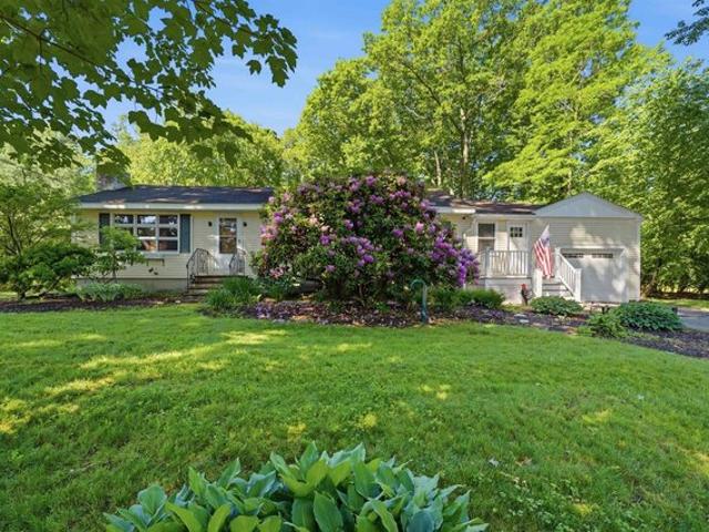 25 North Ave, Plaistow, NH 03865