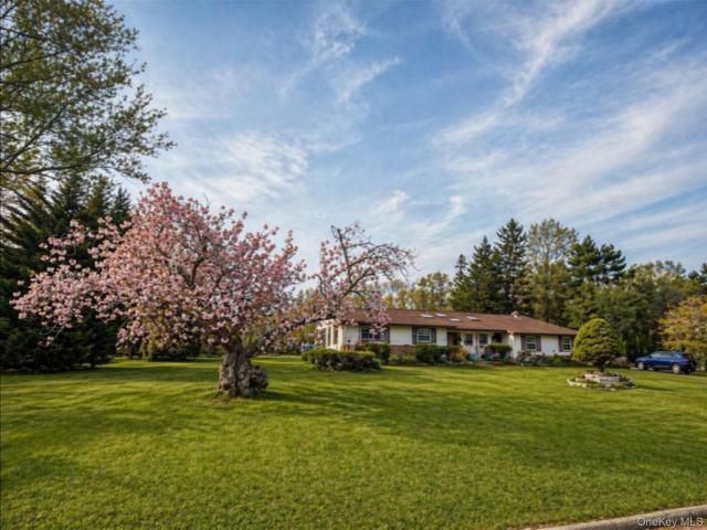 25 Northgate Dr, Syosset, NY 11791 | MLS #989969 | Compass