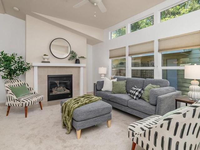 25 Oceano Pl, Novato, CA 94949