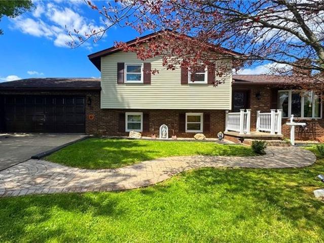 25 Oak Dr, Dillonvale, OH 43917