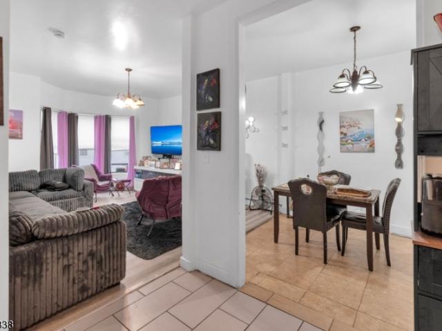 25 Oak St # 3