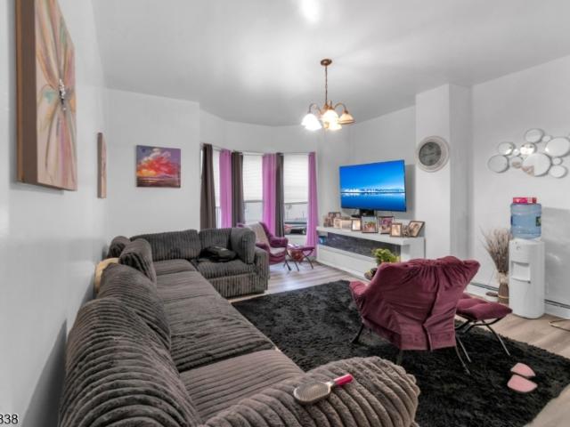 25 Oak St, Unit 2, Paterson, NJ 07501 | MLS #4022