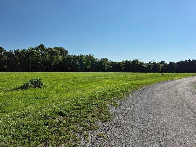 25 Oak Pt, Neoga, IL 62447