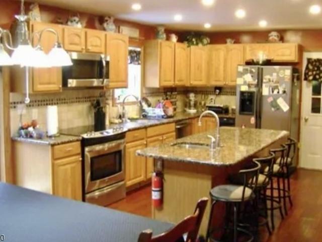 25 Panorama Dr, Vernon, NJ 07461