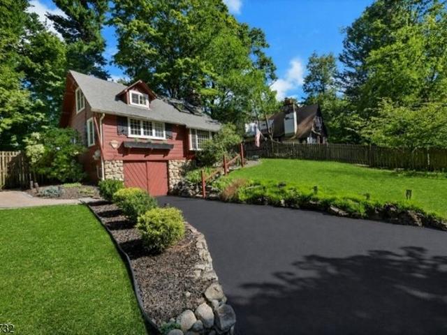 25 Park Rd, Sparta, NJ 07871