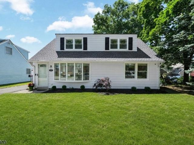 25 Parker Ave, Rochelle Park, NJ 07662