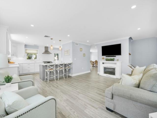 25 Parker Ave