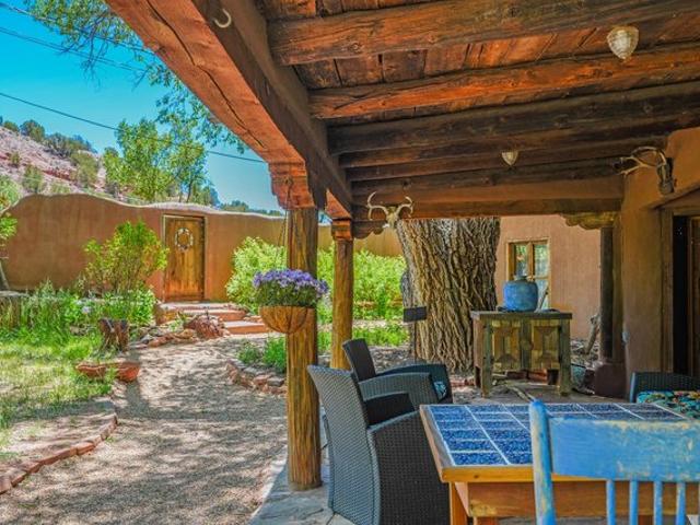 25 Paseo C De Baca, Santa Fe, NM 87507