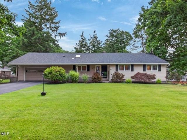 25 Patricia Ln, Rexford, NY 12148