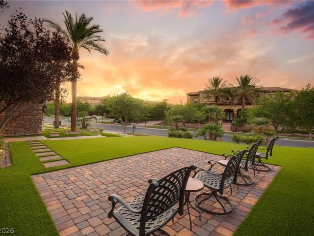 25 Pebble Dunes Court