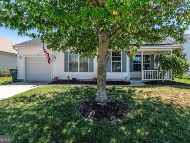 25 Pelican Ln, Tuckerton, NJ 08087