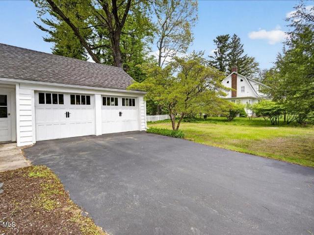 25 Pinedale Avenue