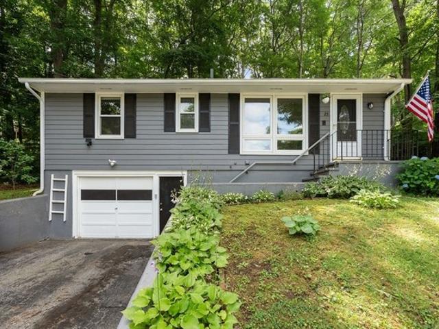 25 Pinedale St, Southbridge, MA 01550