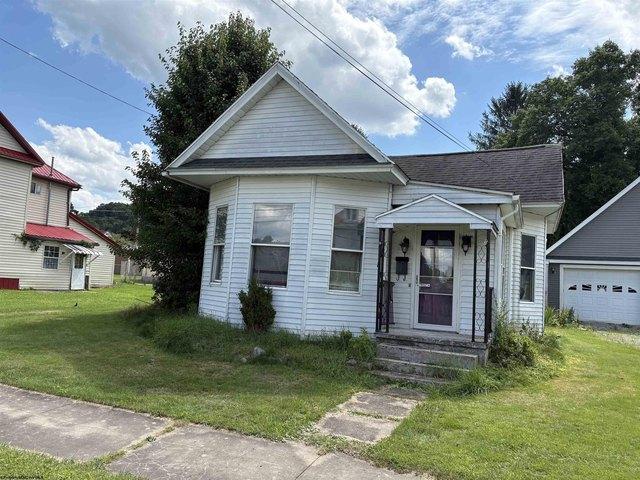 25 Pinnell St, Buckhannon, WV 26201