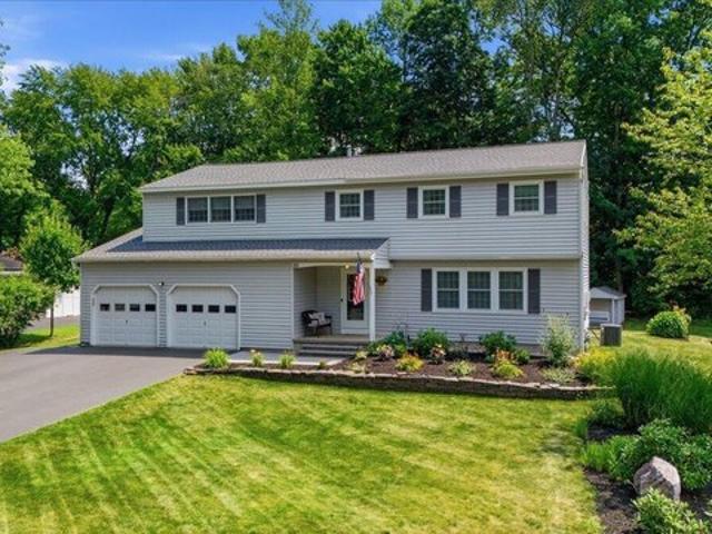 25 Pico Rd, Clifton Park, NY 12065