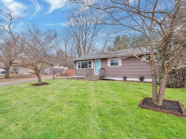 25 Pomeroy Rd, Enfield, CT 06082