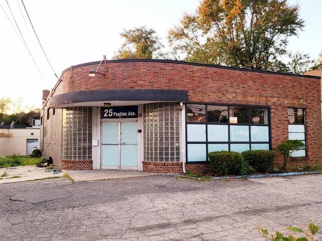 25 Pontiac Avenue