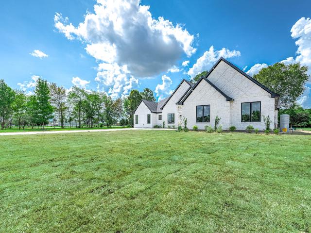 25 Private Road 6612