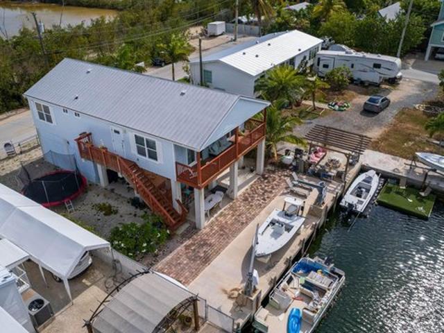 25 Puerta Dr, Big Coppitt, FL 33040