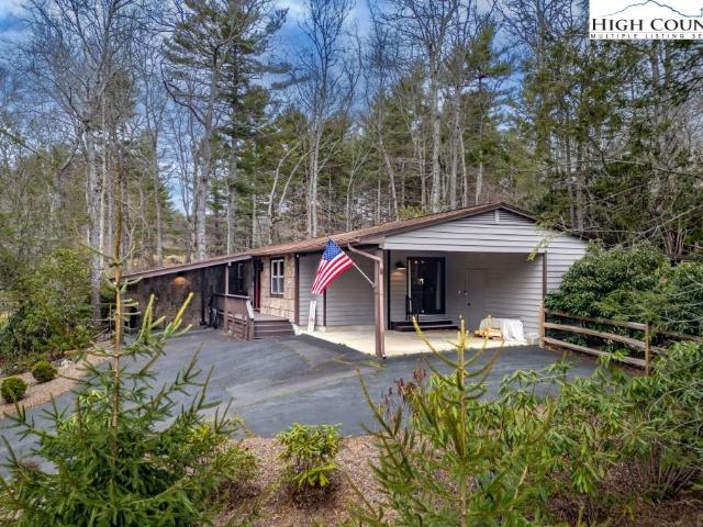 25 Red Oak Lane