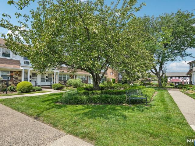 25 River Road # 3 B
