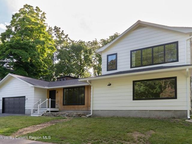 25 River St, Catskill, NY 12414