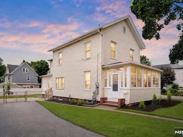 25 Riverview Ave, Rutherford, NJ 07070