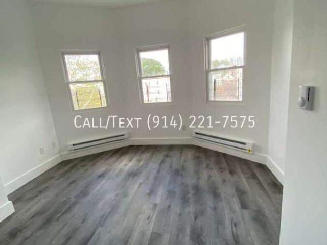 25 Riverview Pl Yonkers, NY 10701