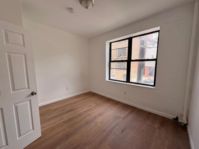 25 Rock St # 2