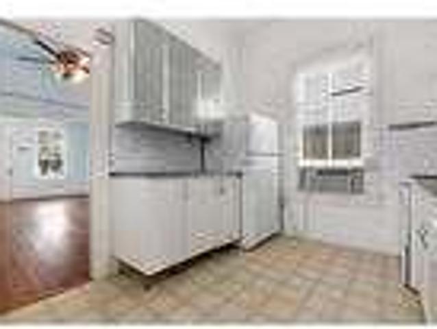 25 Rutland Rd Massapequa, NY 11758