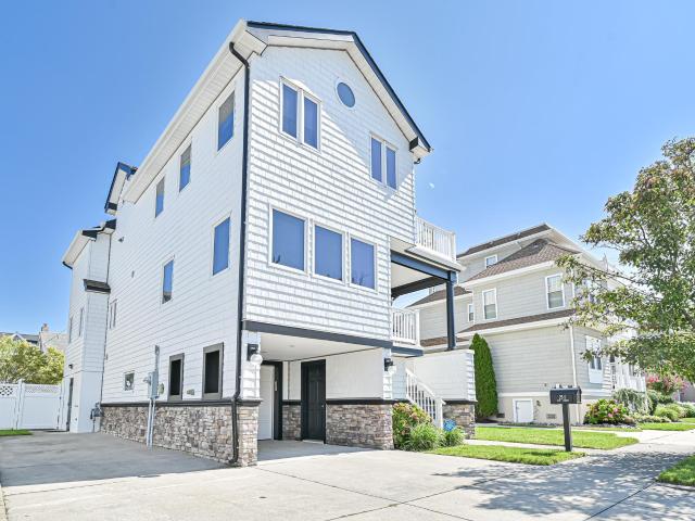 25 S 31st Ave