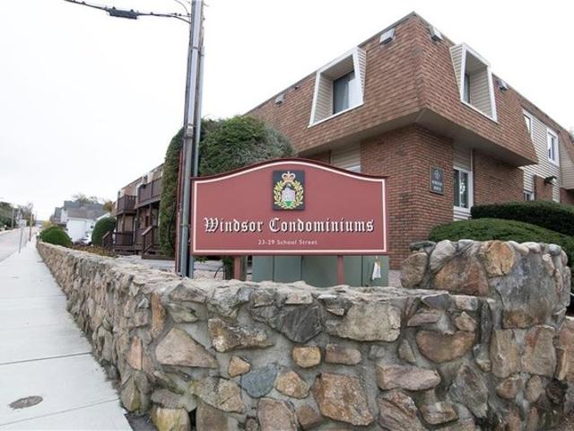 25 School St Apt 4, Westerly, RI 02891