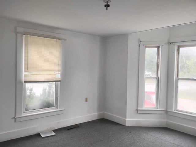 25 School Street #101, Bristol, US, NH
