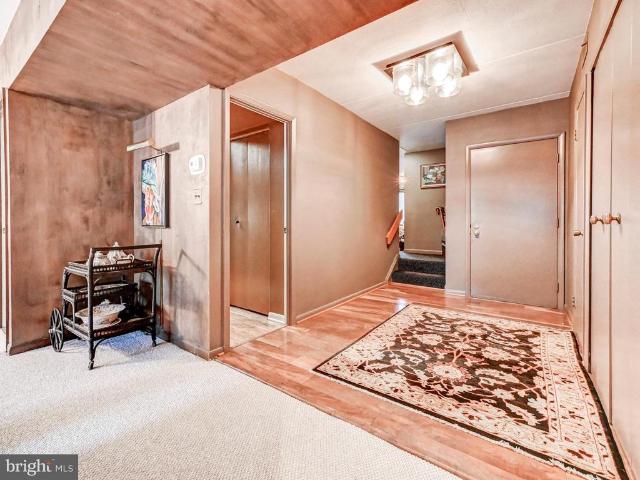 25 Saddle Court # H
