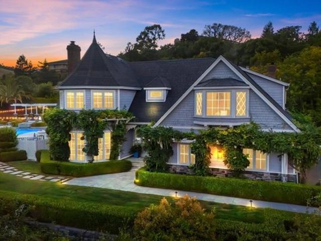 25 Saddle Ln, Novato, CA 94947
