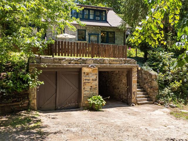 25 Saint Dunstans Circle