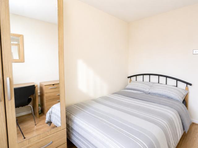 25 Sheffield Square – Room 3