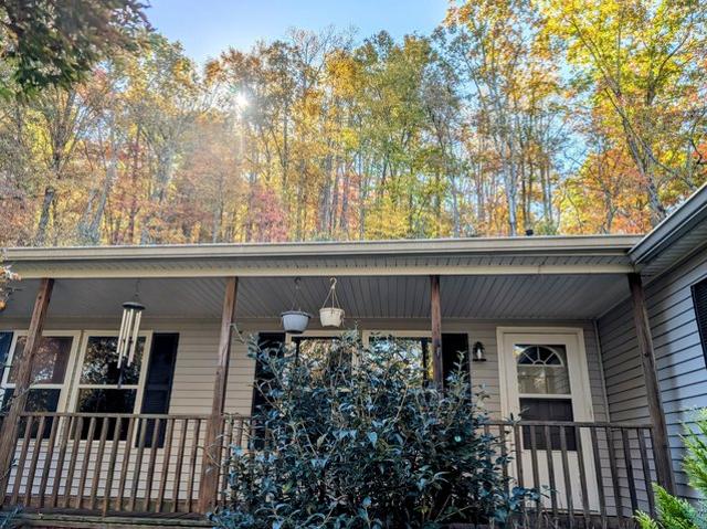 25 Silver Maple Ln, Rabun Gap, GA 30568