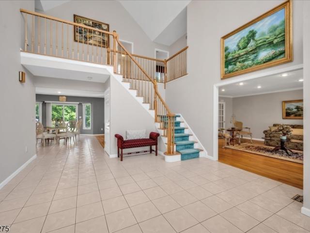 25 Solomon Dr