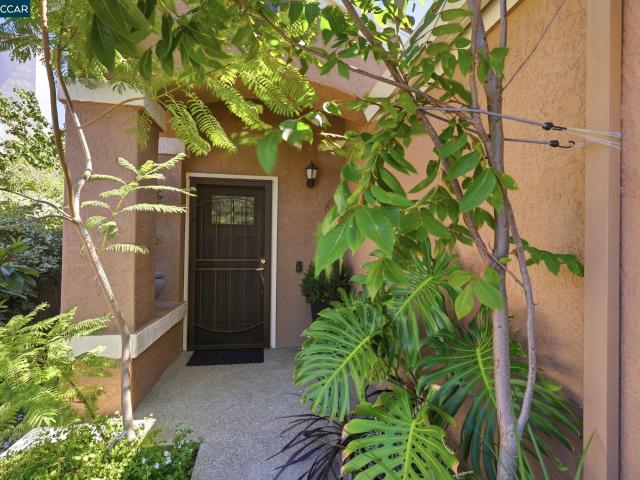 25 Sparrow Hawk Ct
