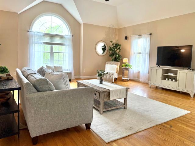 25 Squire Armour Road
