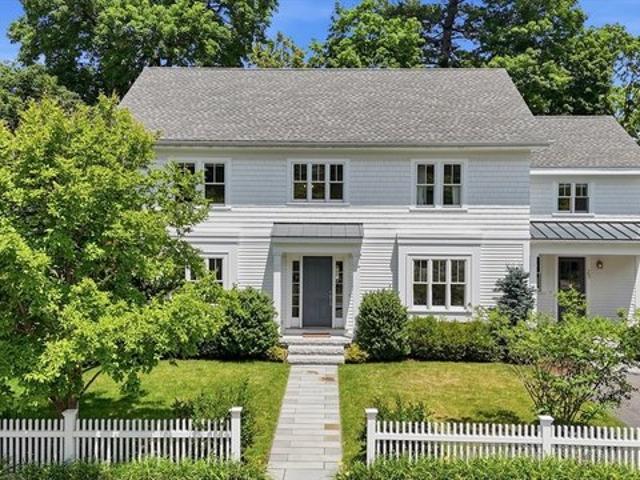 25 Stow St, Concord, MA 01742