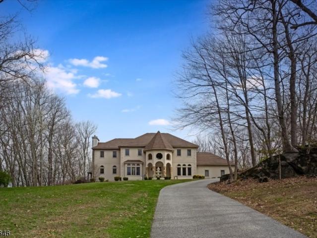 25 Starrett Ct, Sparta, NJ 07871 | MLS #4022