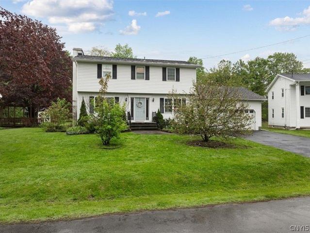 25 Stebbins Dr, Clinton, NY 13323