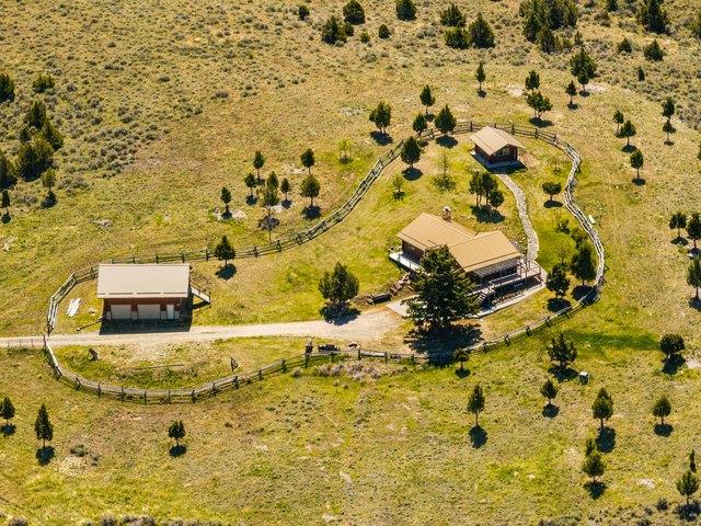 25 Sundowner Rd, Sheridan, MT 59749