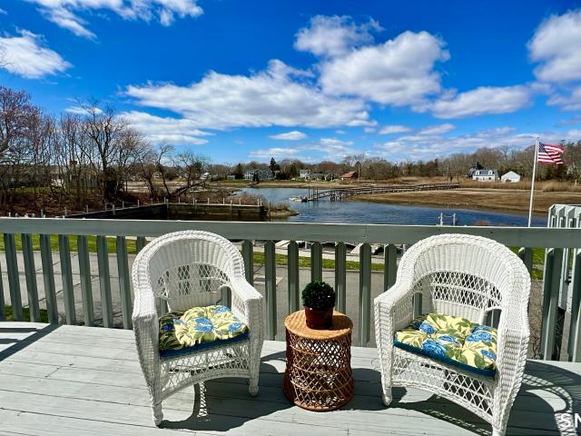 25 Sunset Rd, Unit 7, Old Saybrook, CT 06475 | MLS #24156 | Compass