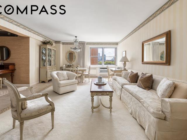 25 Sutton Place S 4I