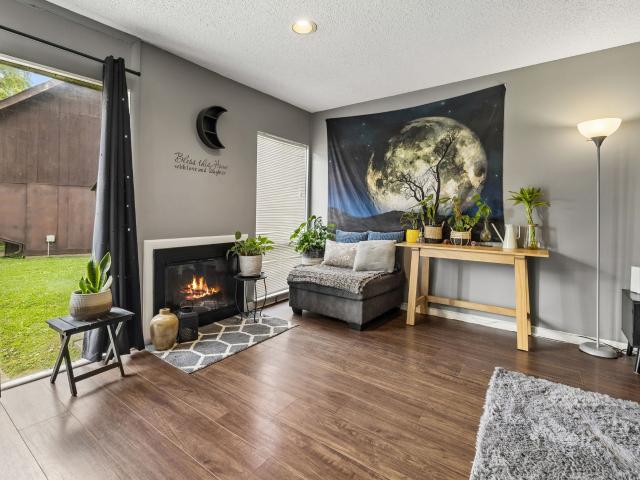 25 Sycamore Ct
